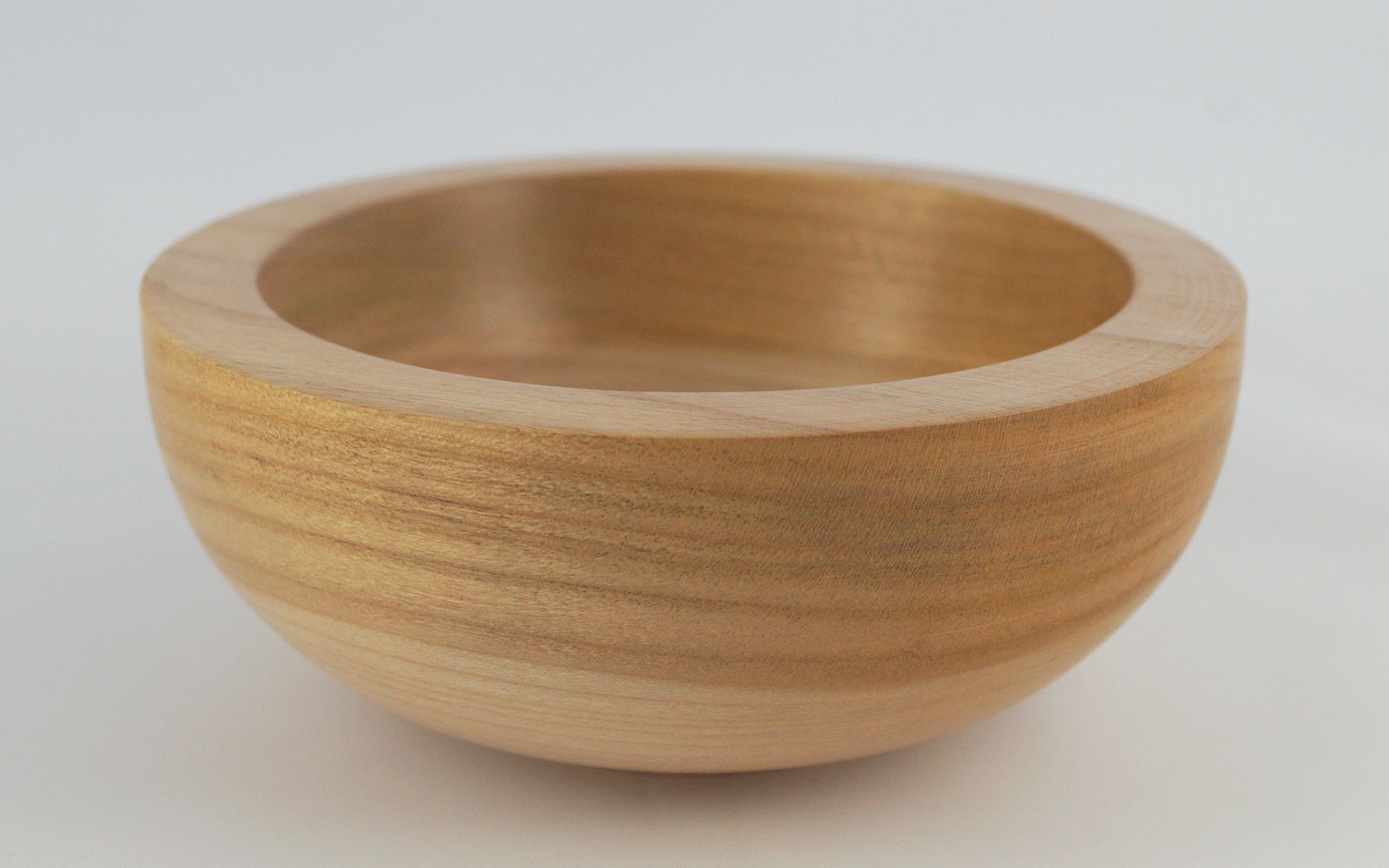 Bowl in Macrocarpa – Melissa Tague